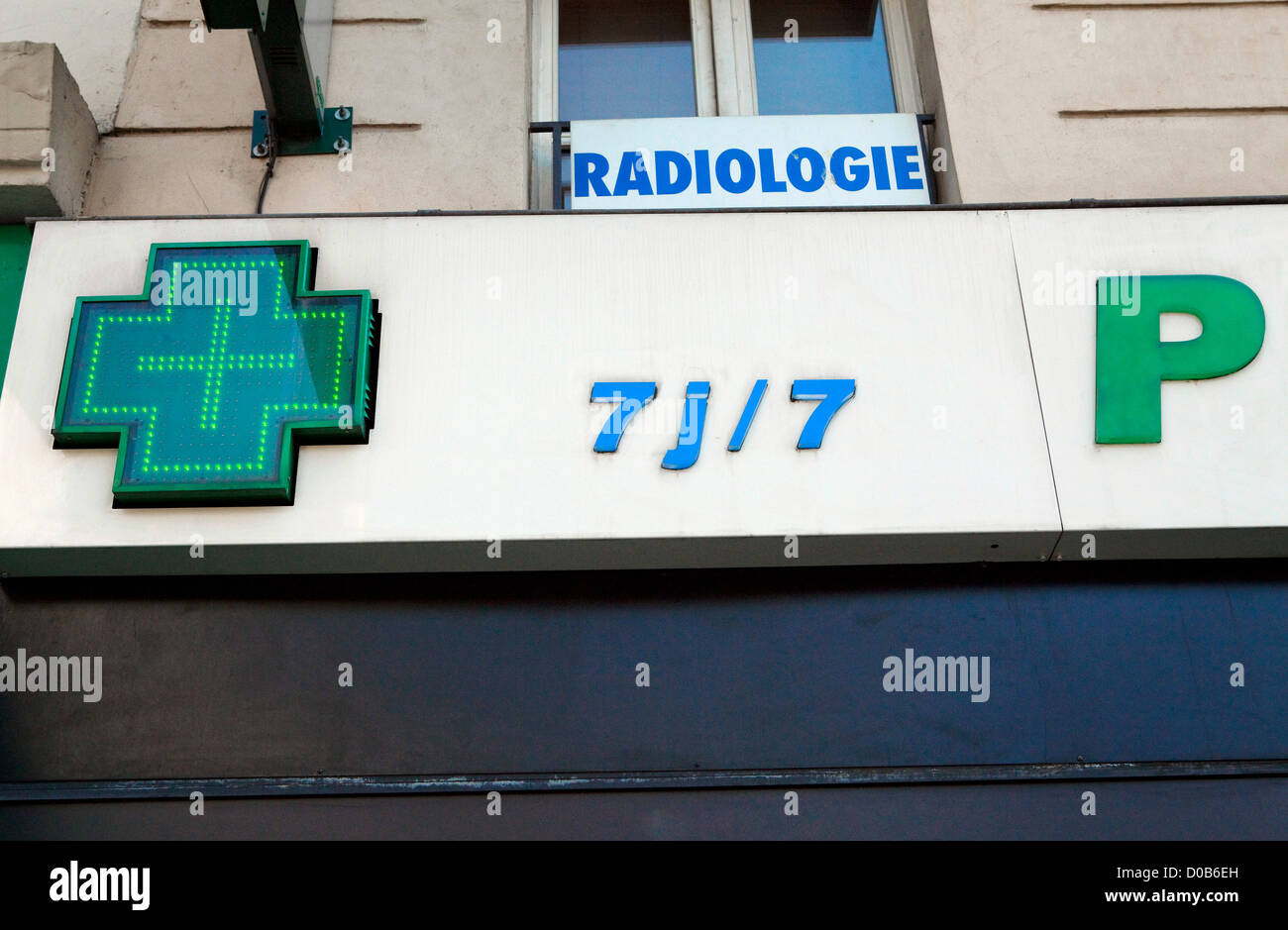 OUTSIDE OF A CHEMIST'S SHOP Stock Photo - Alamy