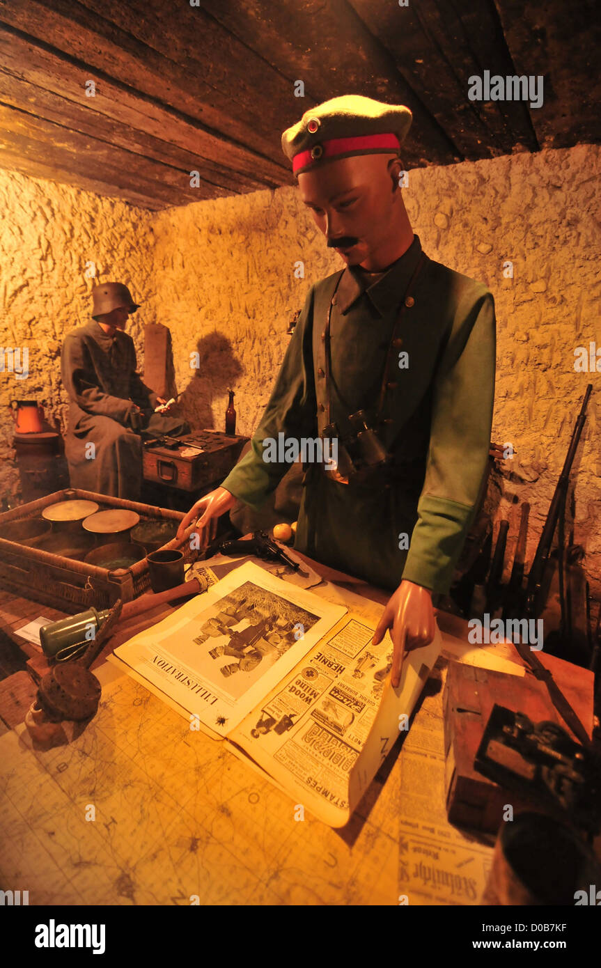 SOLDIER READING NEWSPAPER SOMME 1916 MUSEUM RETRACING LIFE IN TRENCHES ...