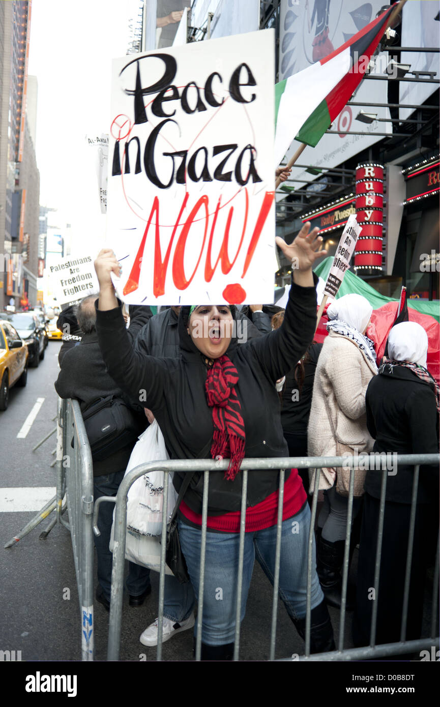 USA: NYC, NY. Pro-Palestinian demonstrators at Times Square protest ...