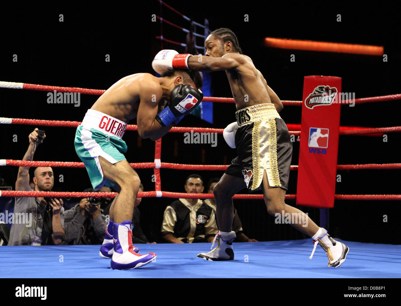 Pit boxing hi-res stock photography and images - Alamy