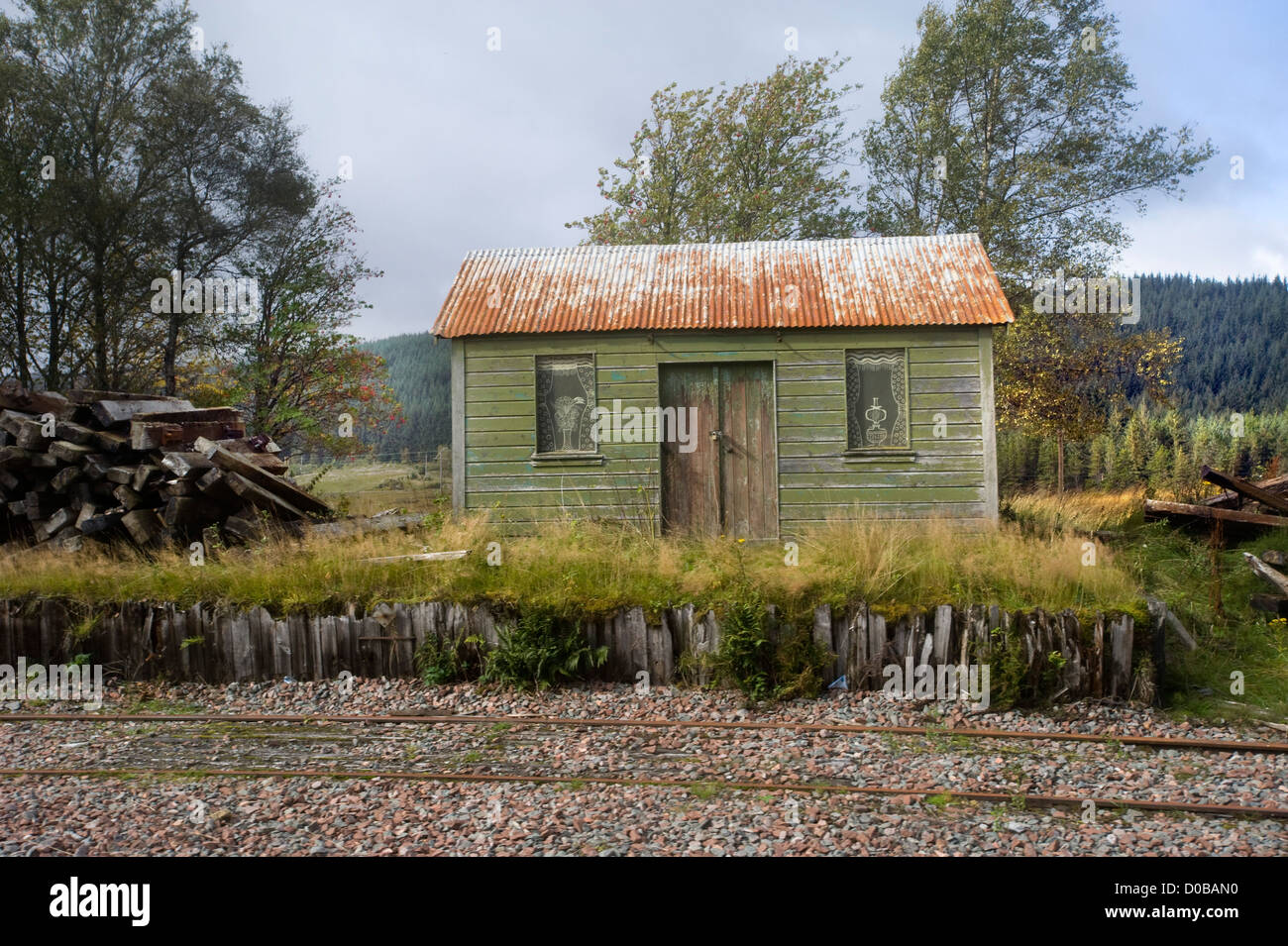 Railway platelayers hut rail hi-res stock photography and images - Alamy