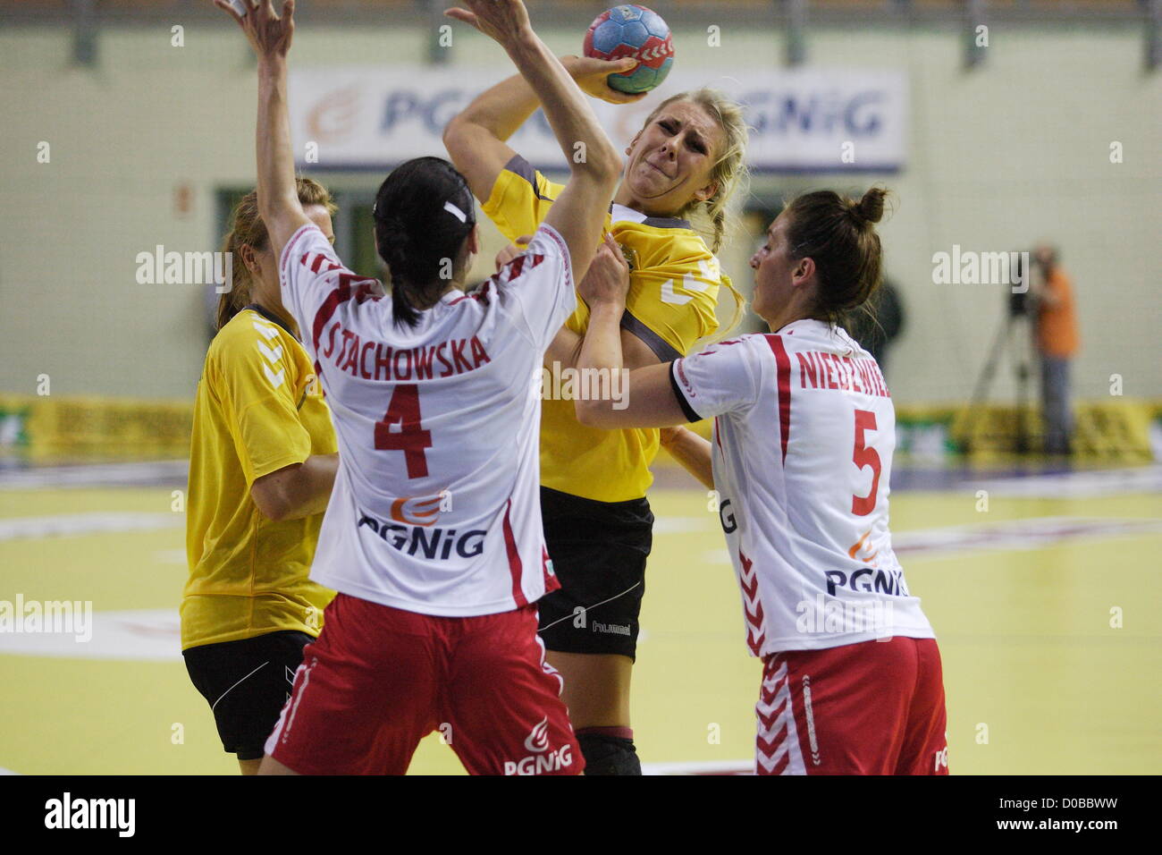 Pilka reczna kobiet reprezentacja hi-res stock photography and images ...