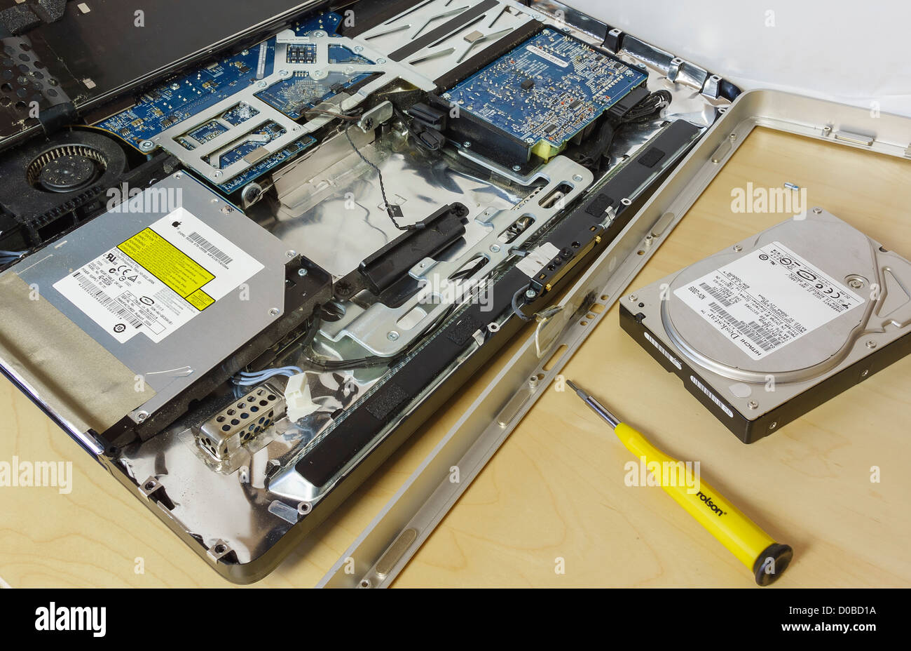 The insides of a 2008 iMac. Replacing the hard drive Stock Photo - Alamy