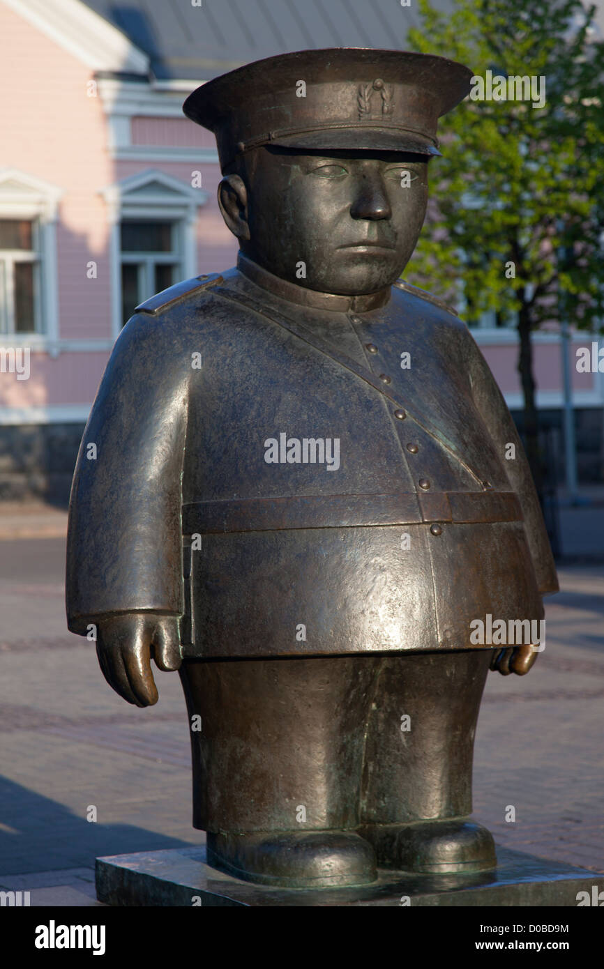 Policeman oulu finland statue hi-res stock photography and images - Alamy