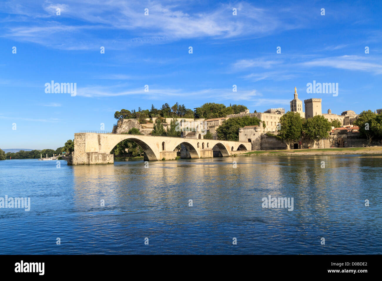 Avignon Bridge with Popes Palace, Pont Saint-Bénezet, Provence, France ...