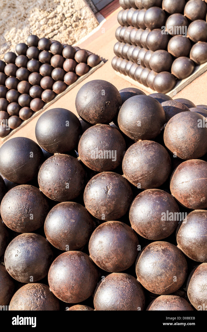 Cannonball cannonballs ball balls hi-res stock photography and images ...