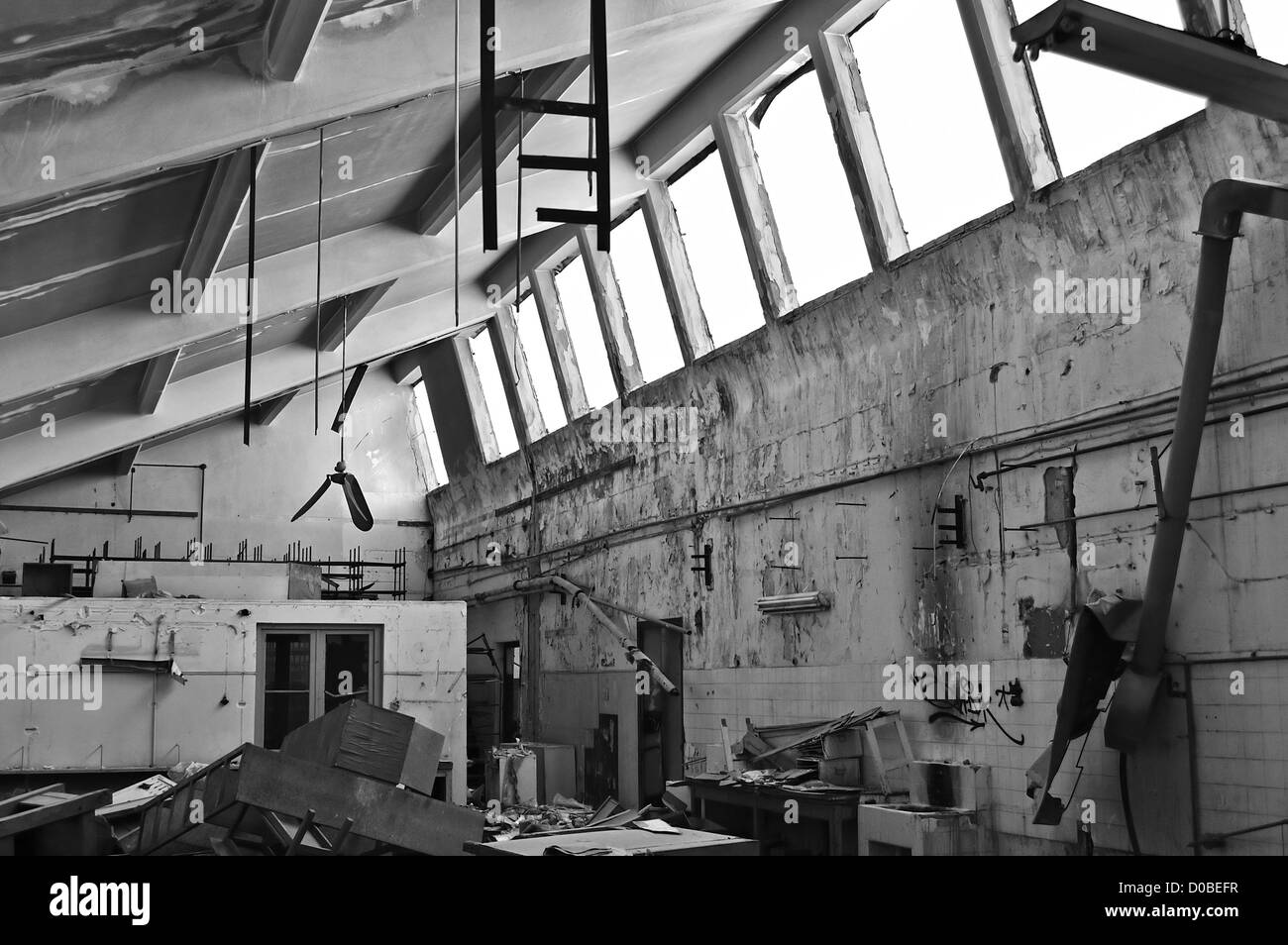 Smashed building debris Black and White Stock Photos & Images - Alamy