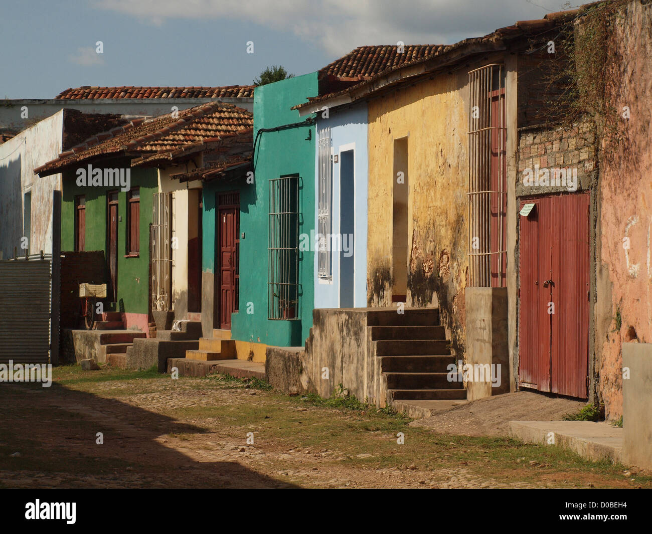 Spanish colonial row houses hi-res stock photography and images - Alamy