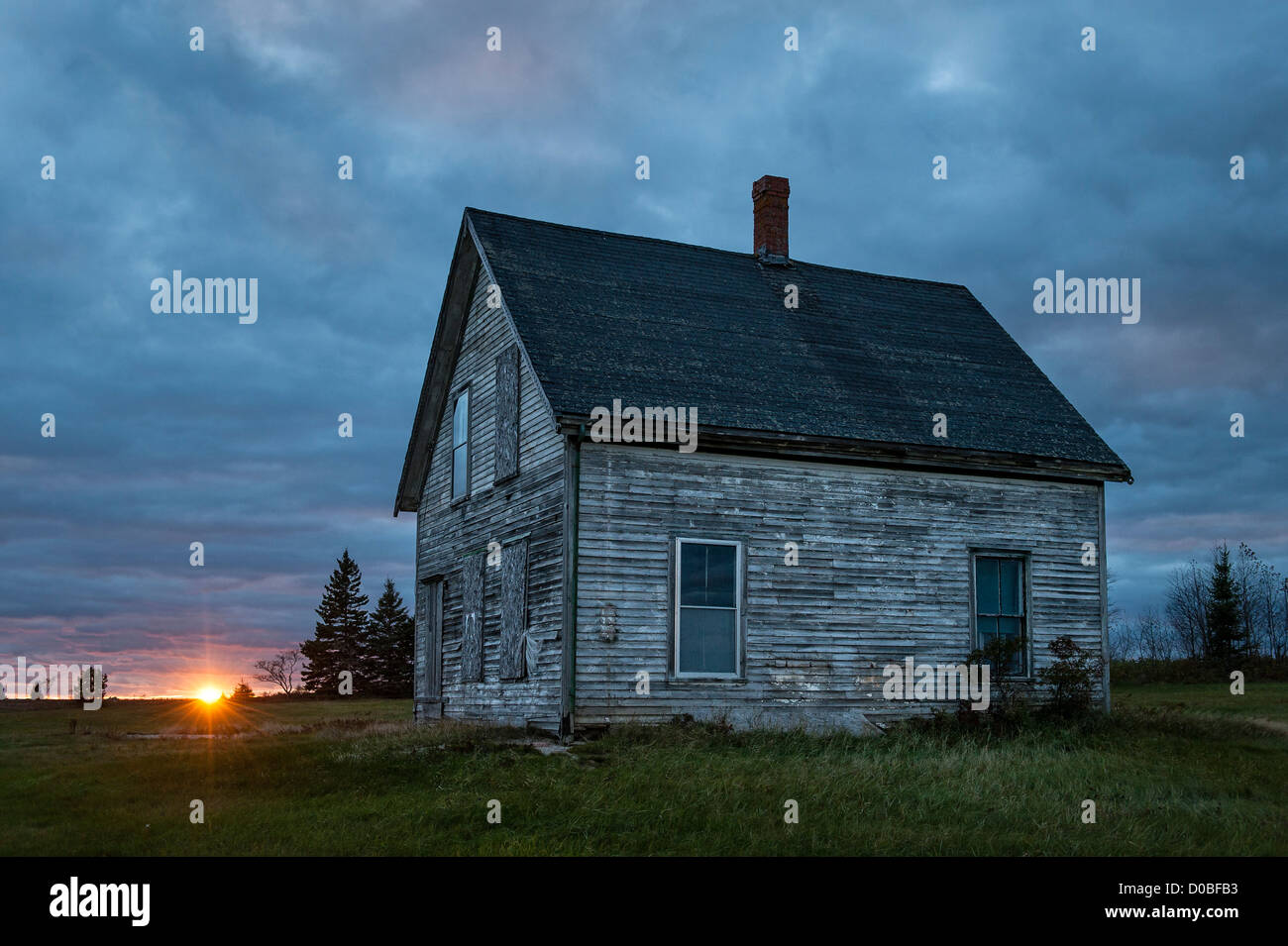 Abandoned house in disrepair, Maine, USA Stock Photo - Alamy