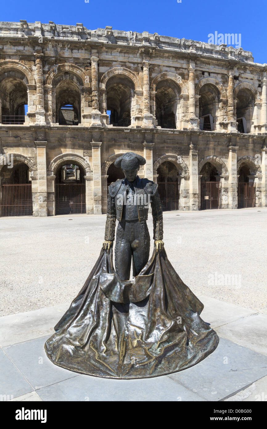 Statue nimes provence france statue hi-res stock photography and images ...