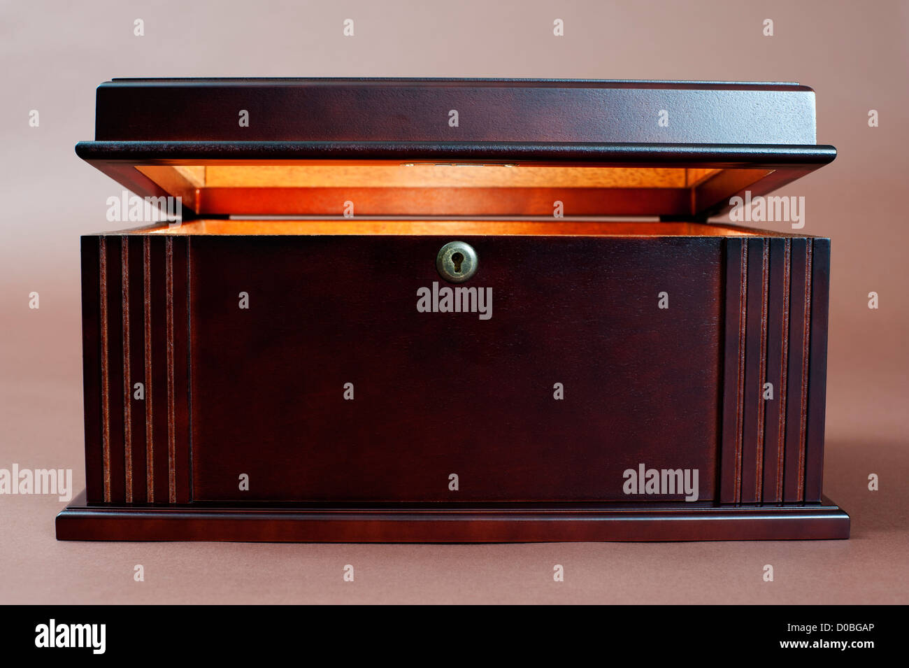open wood box with warm glow inside Stock Photo - Alamy