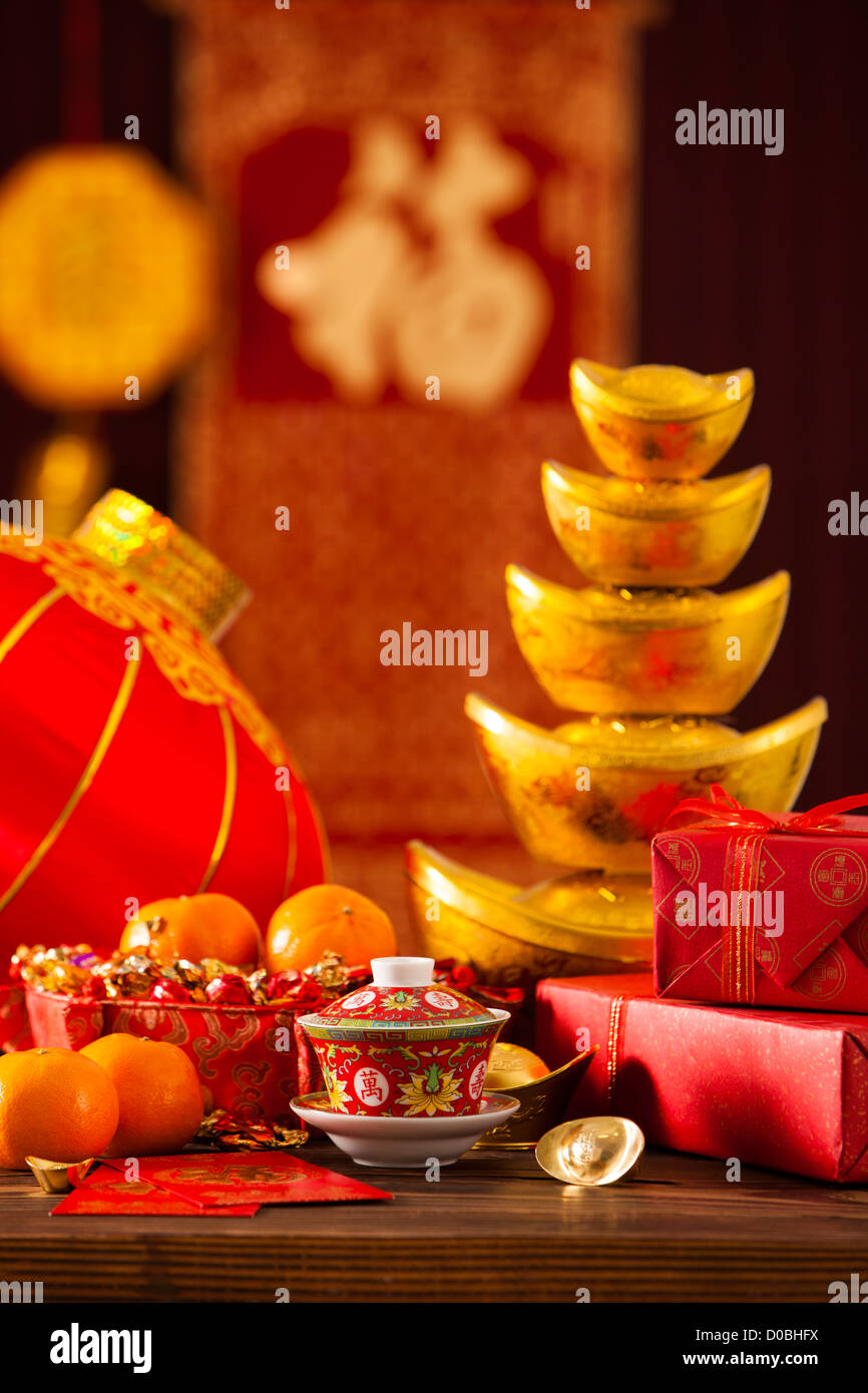 Chinese traditional items for Chinese New Year Stock Photo - Alamy