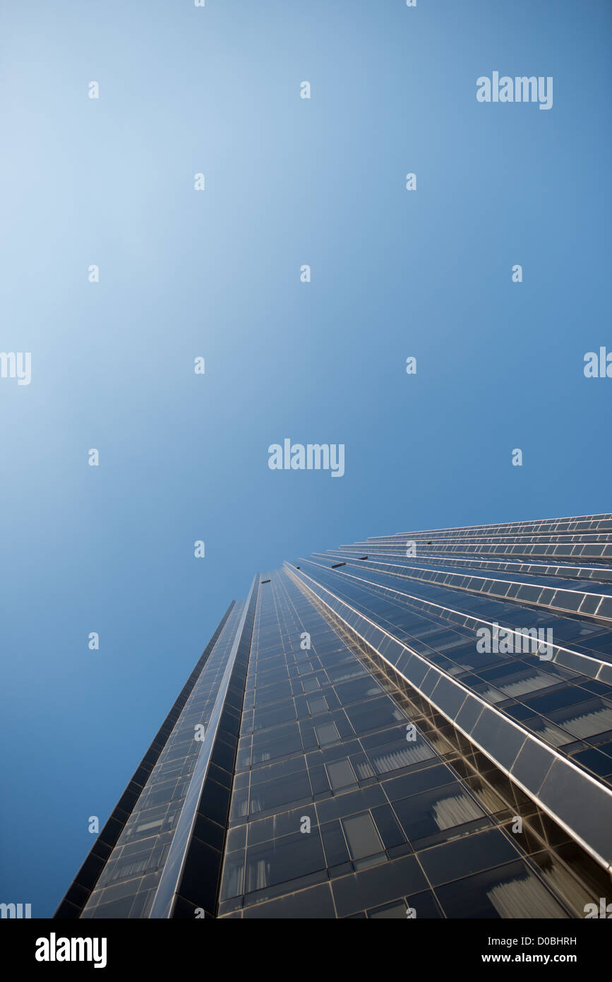 North america blue sky skyscraper hi-res stock photography and images ...