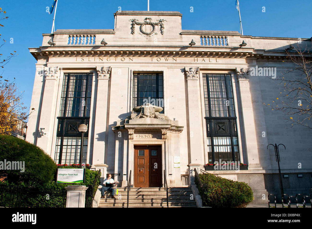 Islington town hall hi-res stock photography and images - Alamy