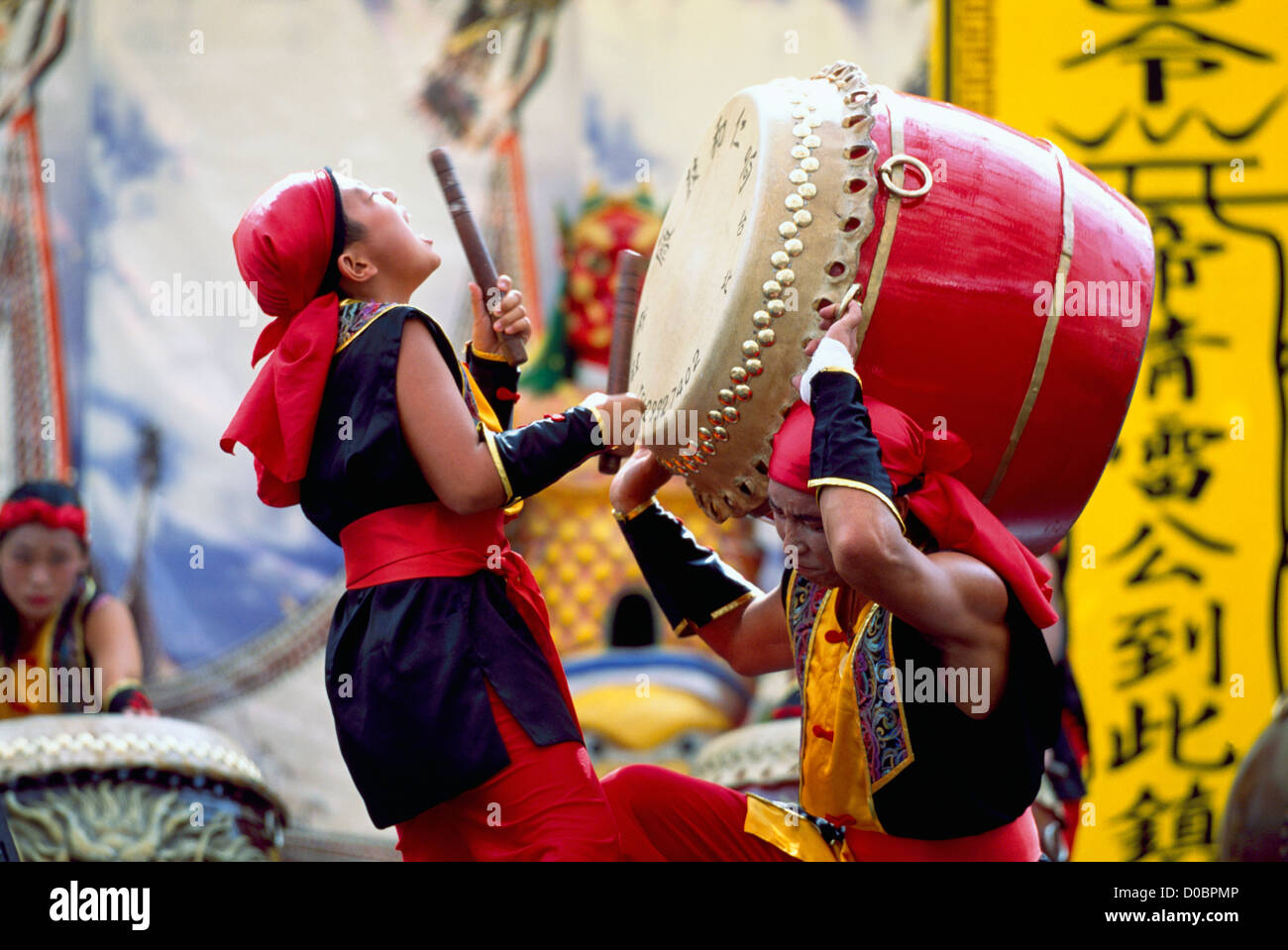 Female taiko drummers hi-res stock photography and images - Alamy