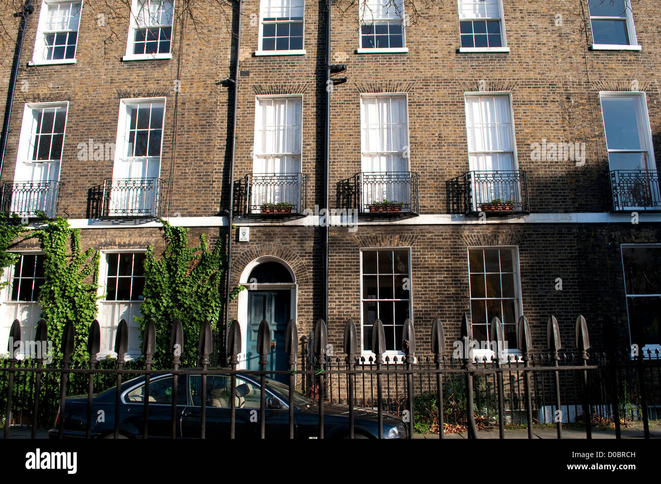 Terraced mansions hi-res stock photography and images - Alamy