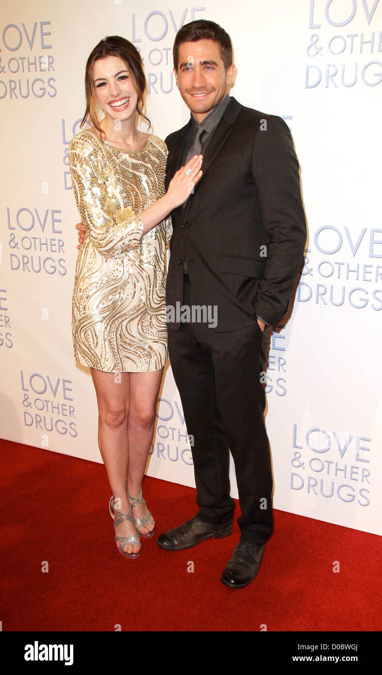 Anne Hathaway And Jake Gyllenhaal