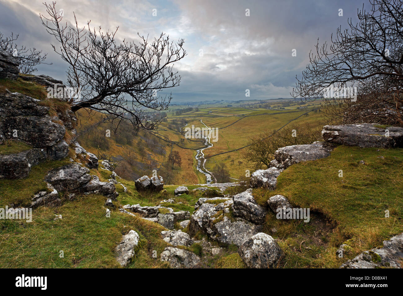 Top of malham cove hi-res stock photography and images - Alamy