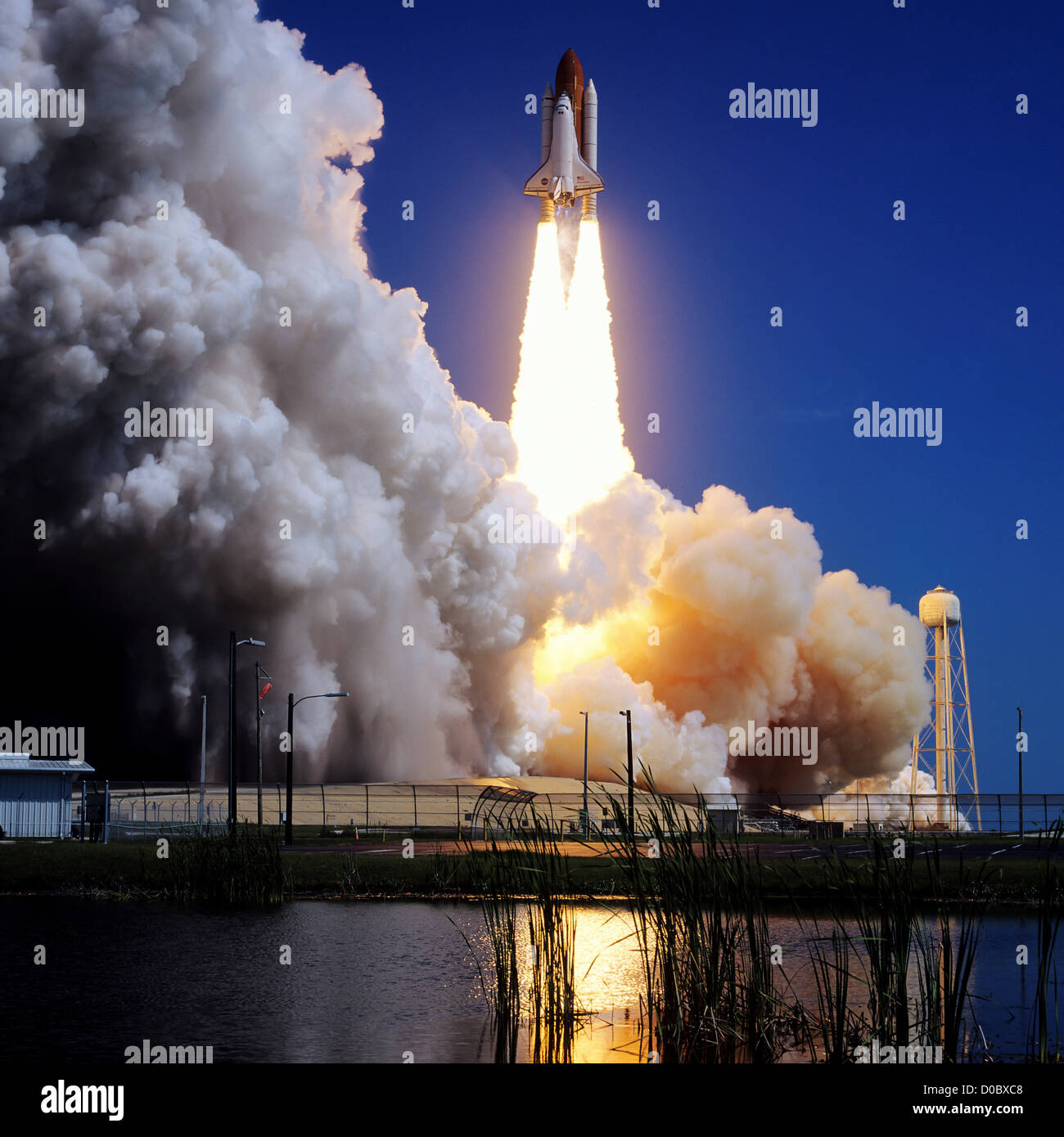 Liftoff of Space Shuttle Discovery Stock Photo - Alamy