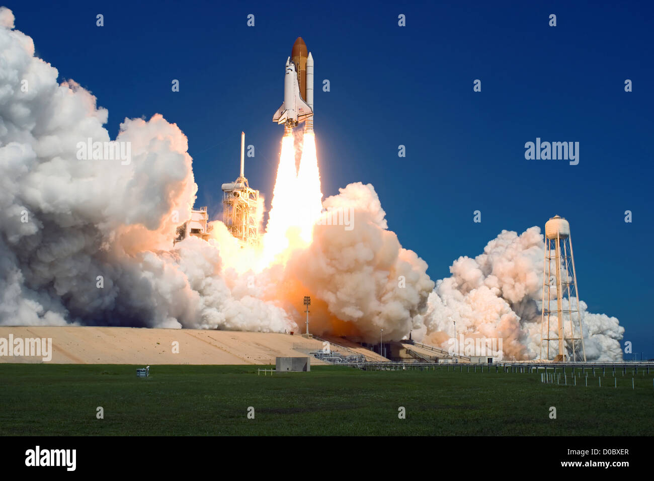 Launch of Space Shuttle Atlantis on STS-115 Stock Photo - Alamy