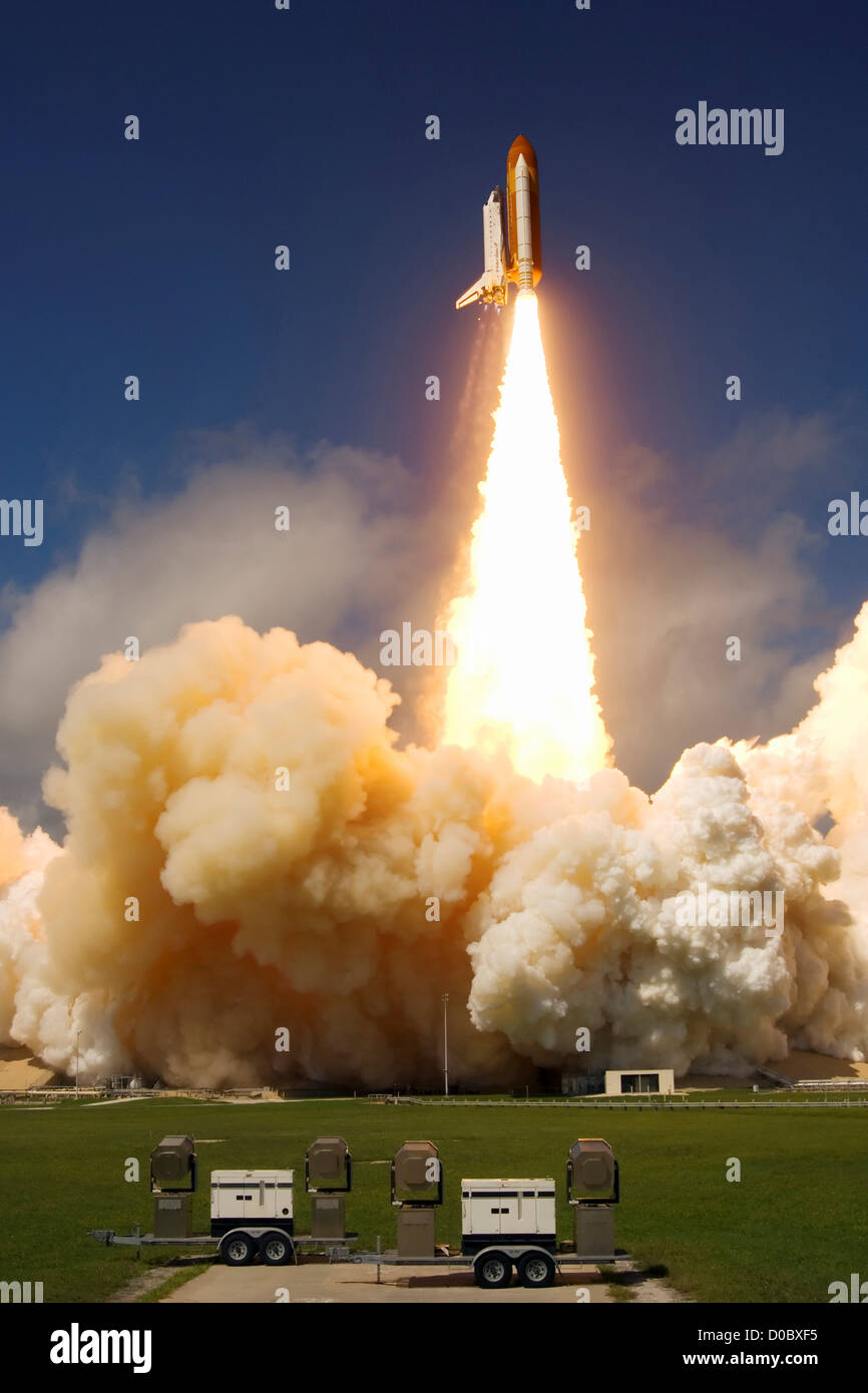 Launch of Space Shuttle Atlantis on STS-115 Stock Photo - Alamy