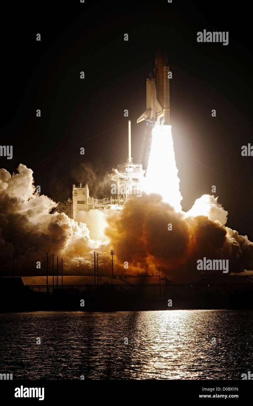 CAPE CANAVERAL Fla. - Propelled estimated 7 million pounds thrust two ...