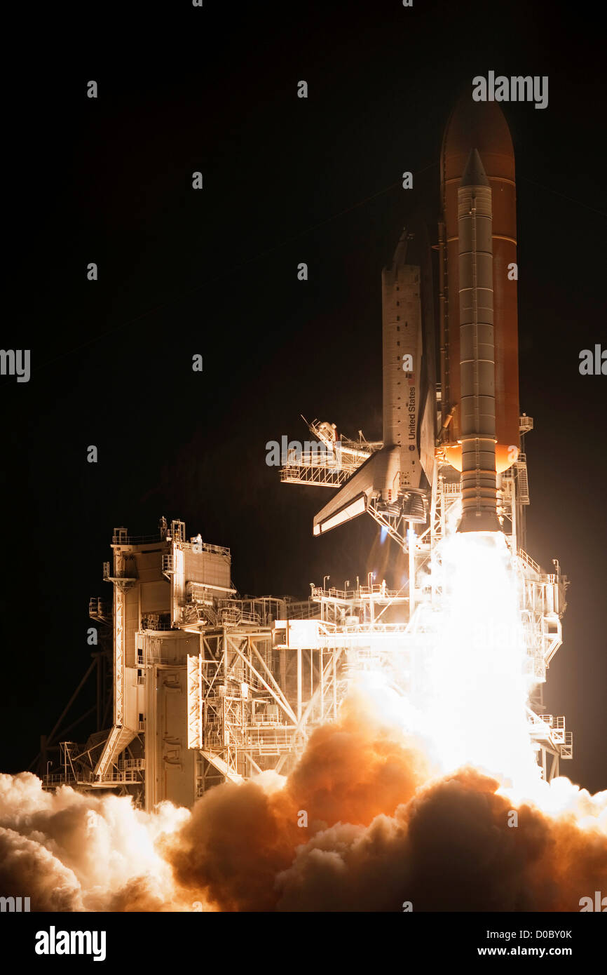 CAPE CANAVERAL Fla. - Propelled estimated 7 million pounds thrust two ...