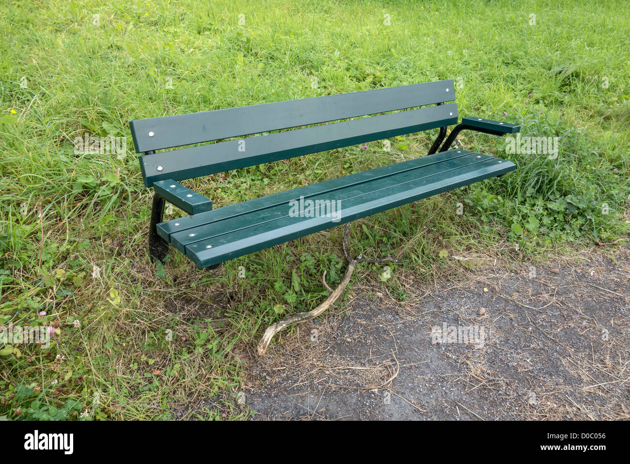 park bench closeup on green grass Stock Photo - Alamy park bench closeup on green grass Stock Photo - Alamy