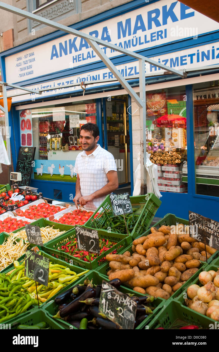 Österreich, Wien 16, Ottakring, Brunnenmarkt in der Brunnengasse ...