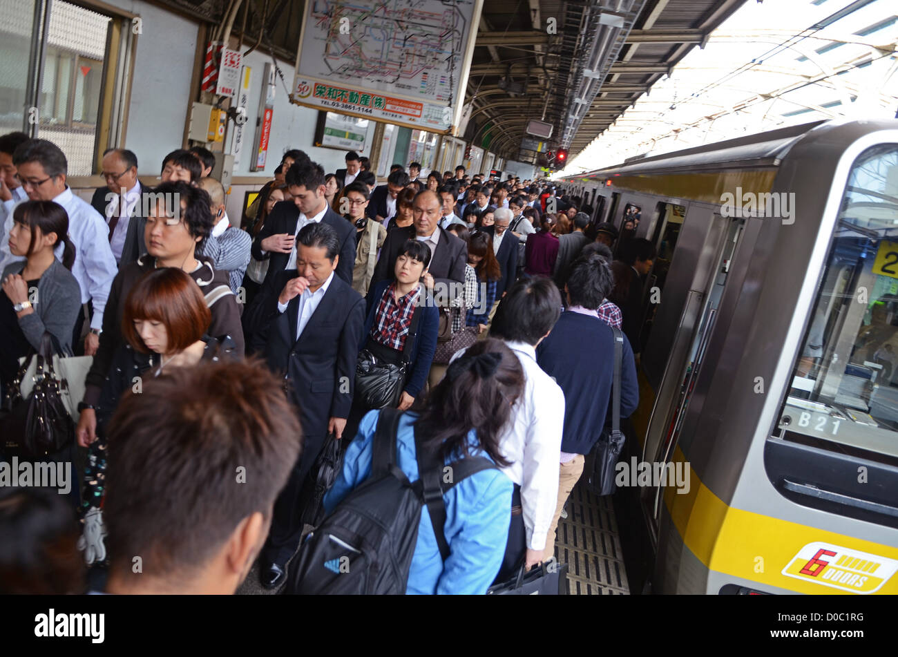 Crowded train station, Tokyo Stock Photo - Alamy