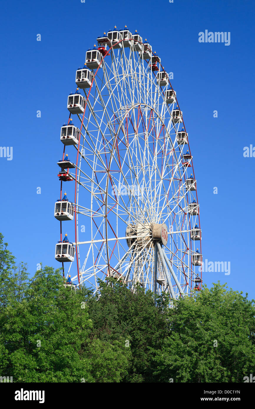 Ferris wheel moscow hi-res stock photography and images - Alamy