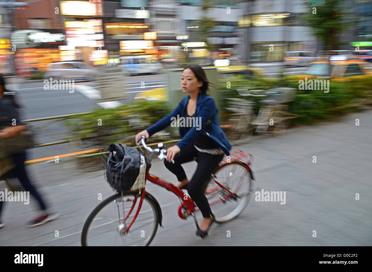 City scenes tokyo hi-res stock photography and images - Alamy