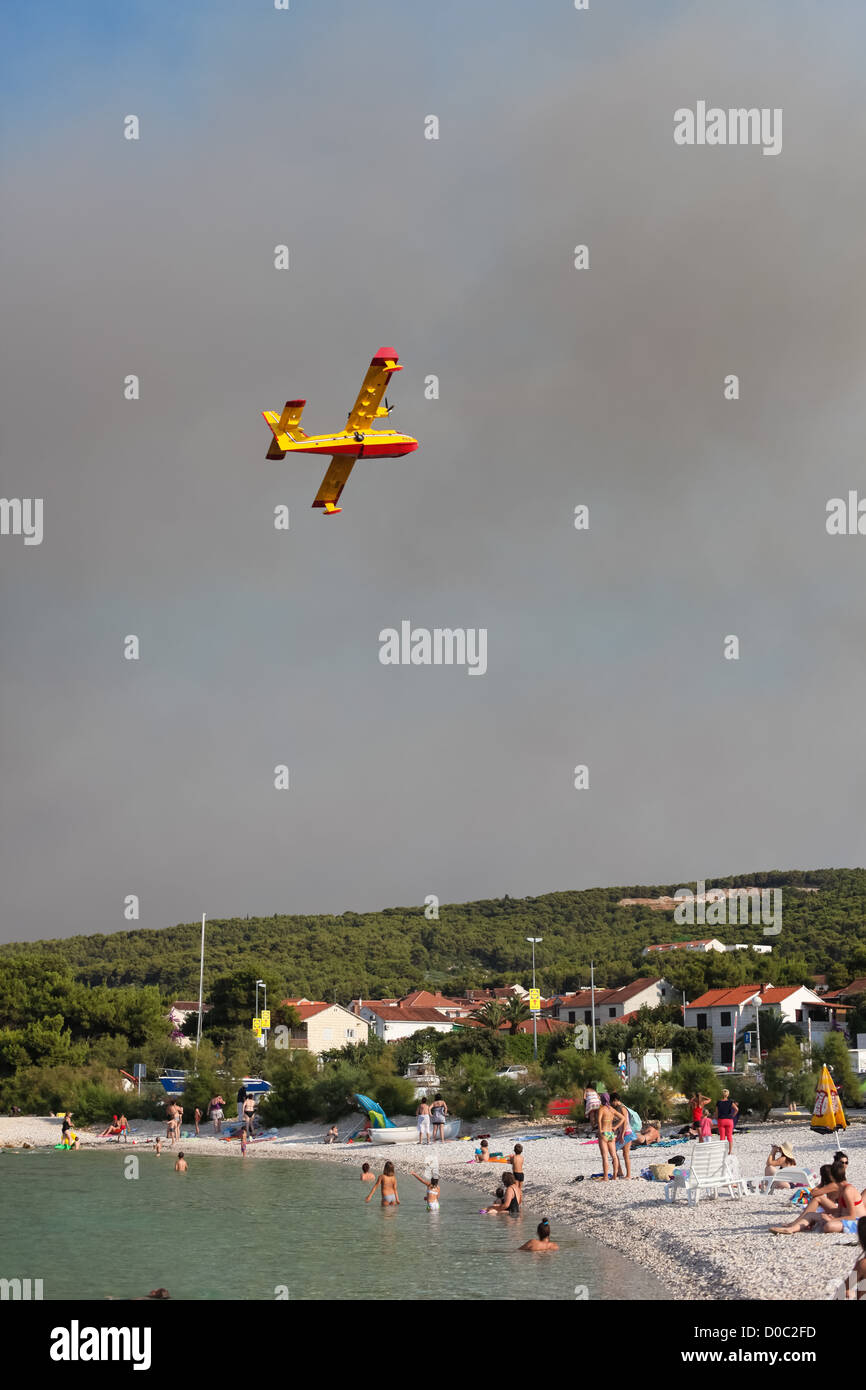 Firefighting bushfire fighting water hi-res stock photography and ...