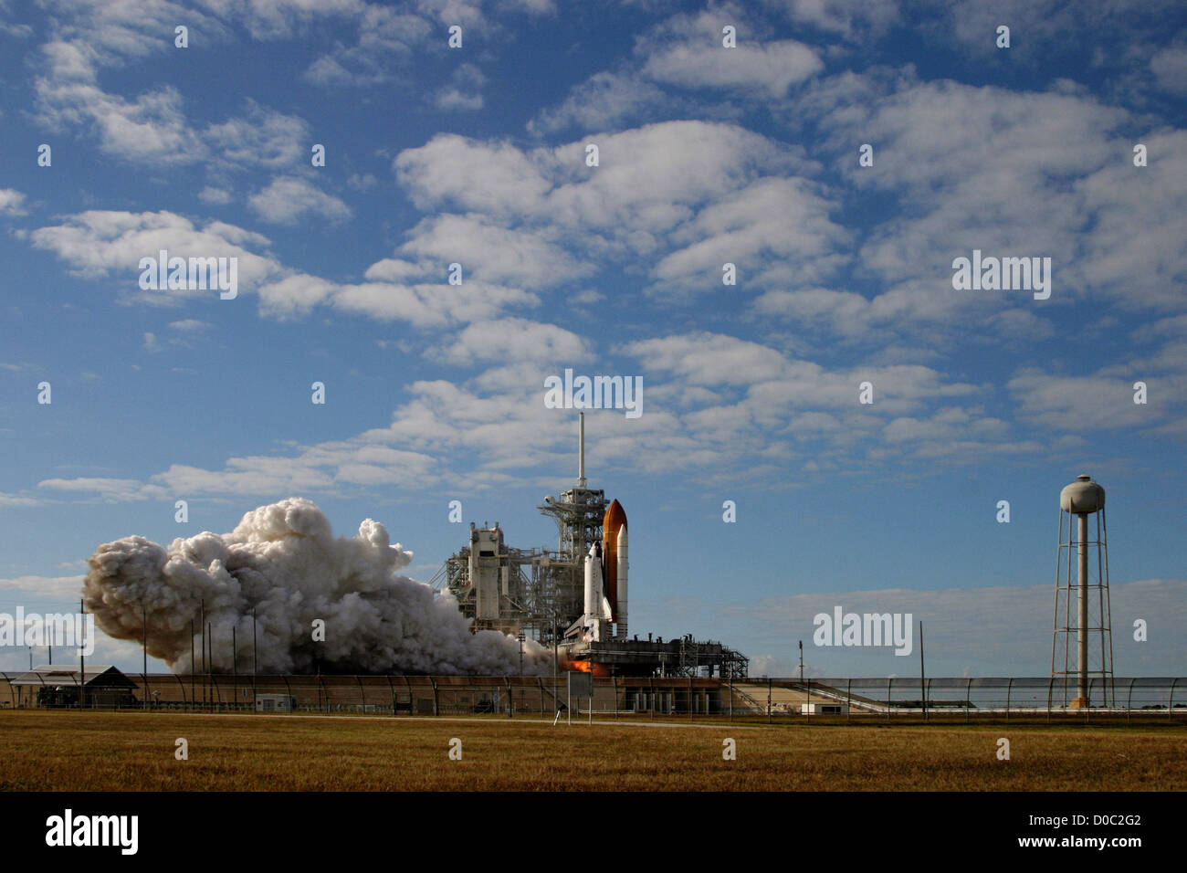 Space shuttle atlantis engines hi-res stock photography and images - Alamy