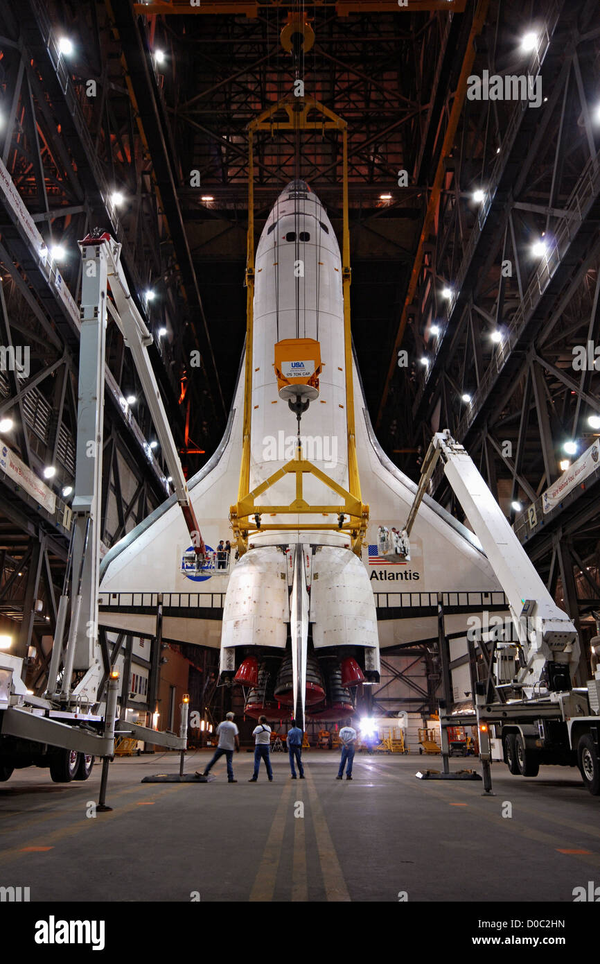 Inside space shuttle atlantis hi-res stock photography and images - Alamy