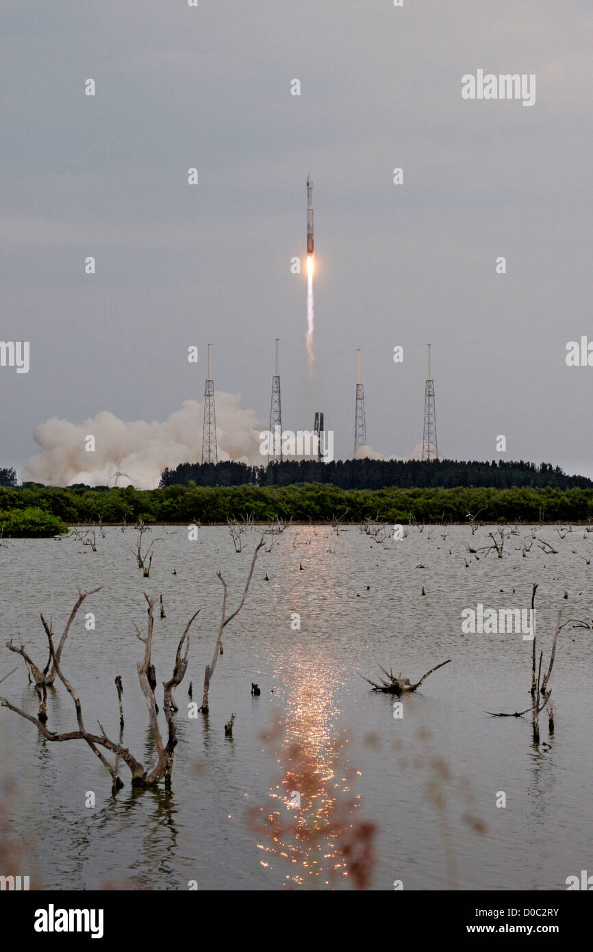 Lro lcross hi-res stock photography and images - Alamy