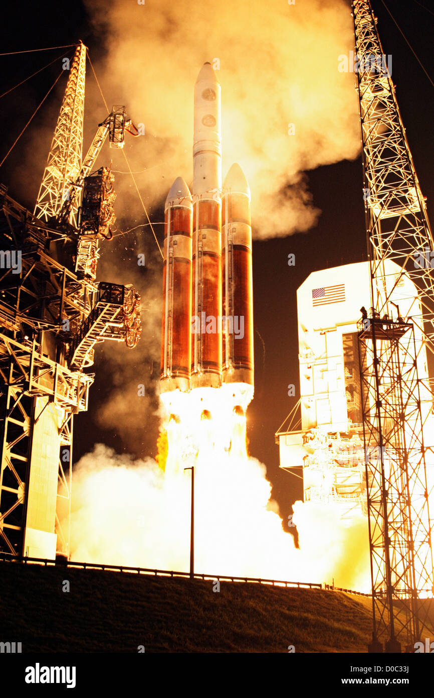 Dsp satellite hi-res stock photography and images - Alamy