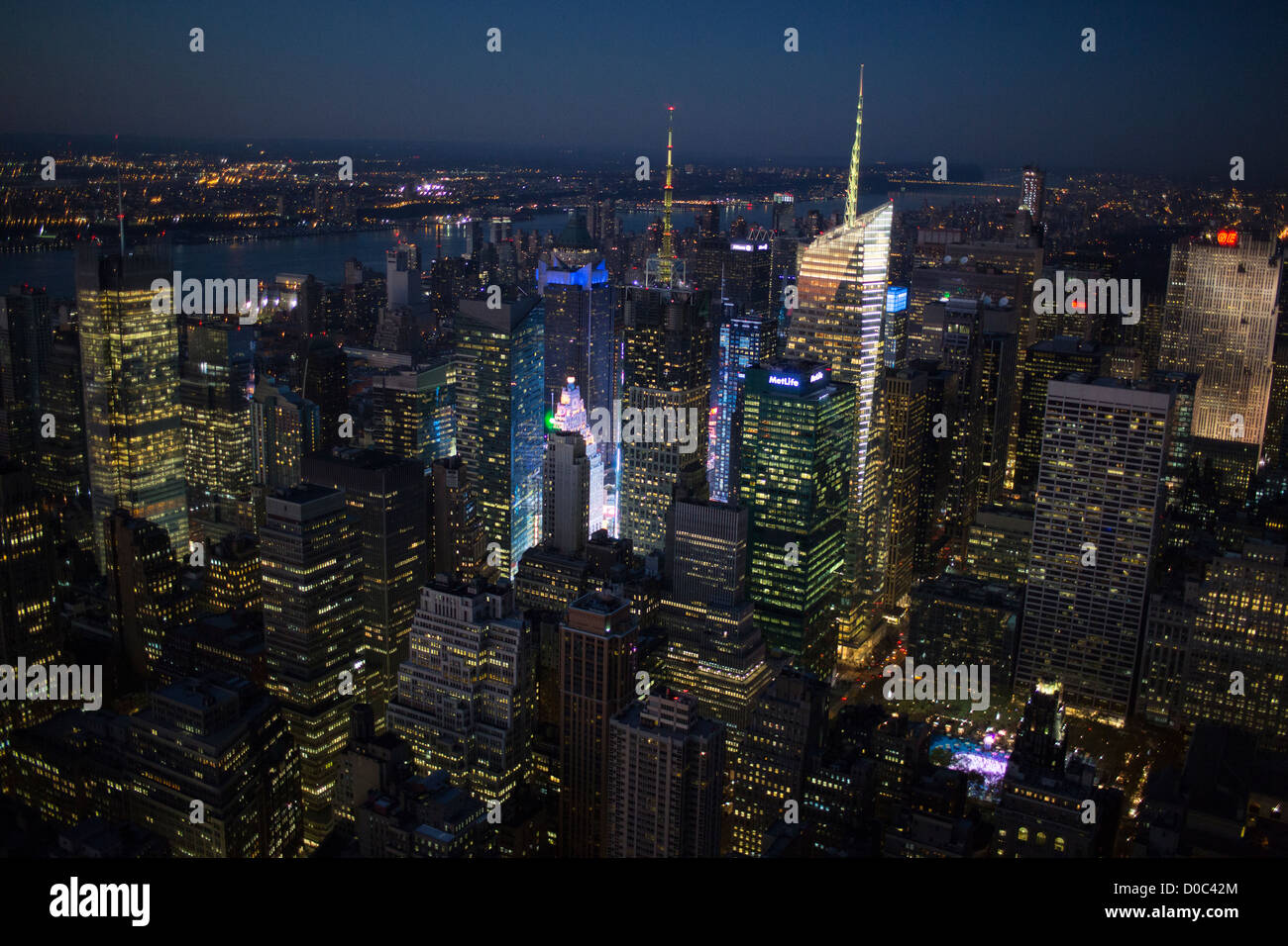 Empire state building 86th floor hi-res stock photography and images ...