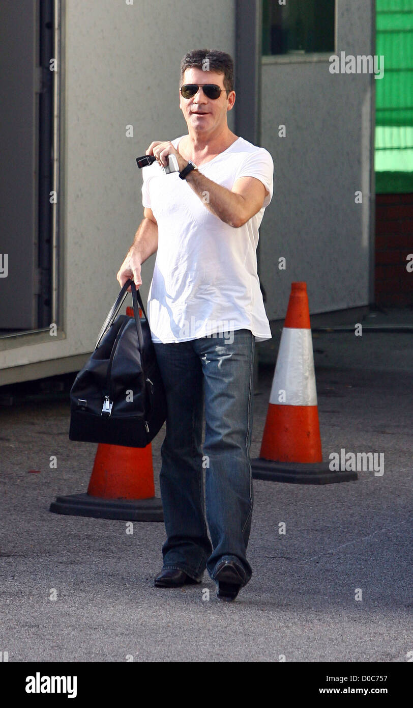 Simon cowell at the itv studios london hi-res stock photography and ...