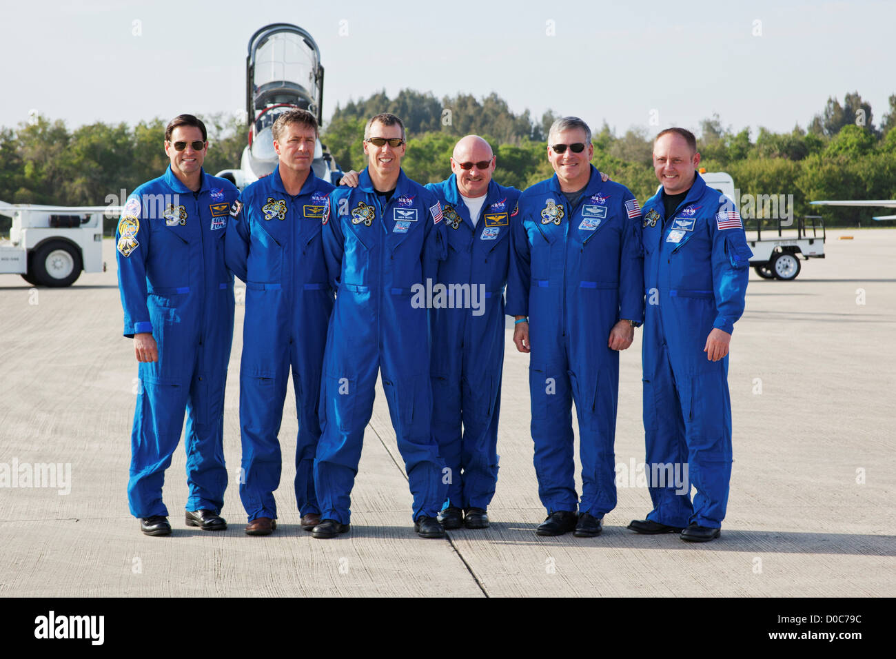 Six man crew hi-res stock photography and images - Alamy