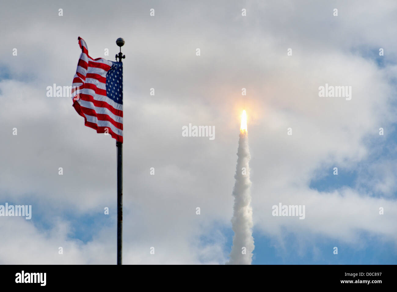 Space rocket blast off hi-res stock photography and images - Alamy