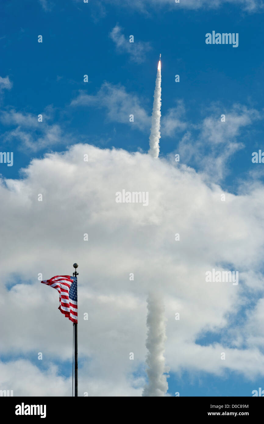 Space rocket blast off hi-res stock photography and images - Alamy