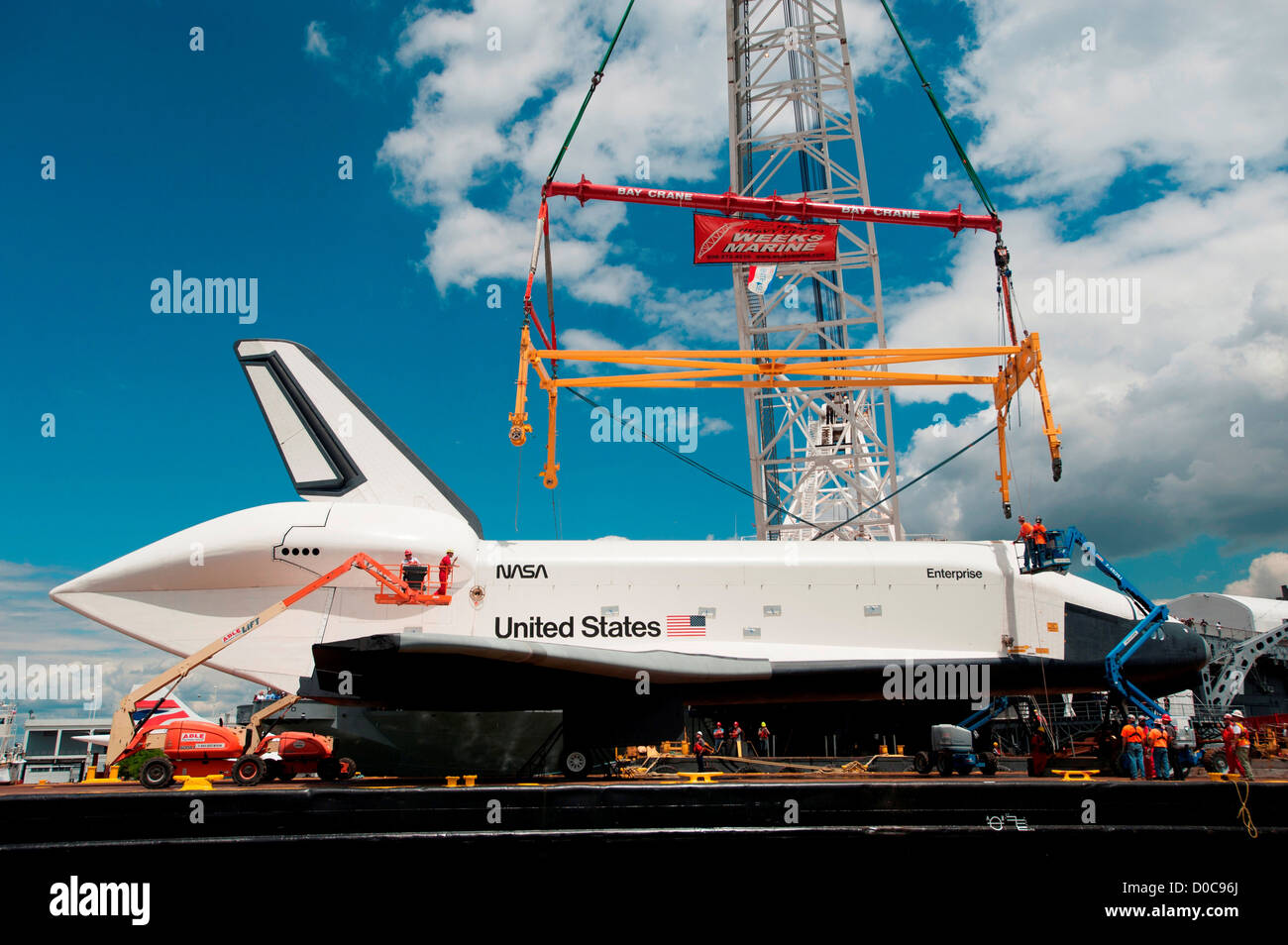 Prototype space shuttle enterprise hi-res stock photography and images ...