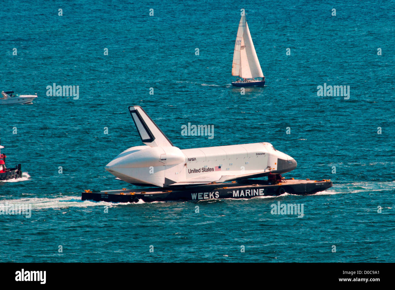 Prototype space shuttle enterprise hi-res stock photography and images ...