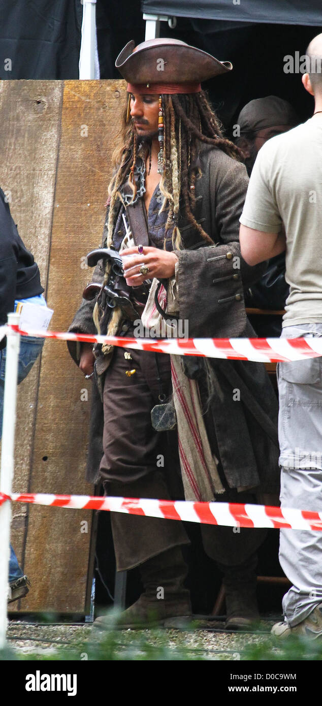 Stunt double Johnny Depp's Captain Jack Sparrow on the film set of ...