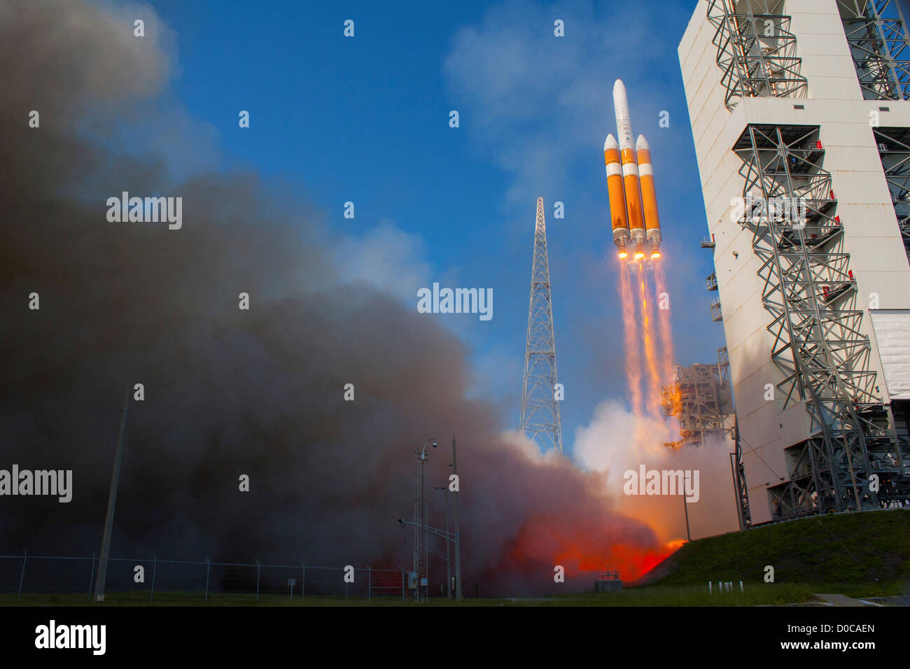 Delta iv heavy booster hi-res stock photography and images - Alamy