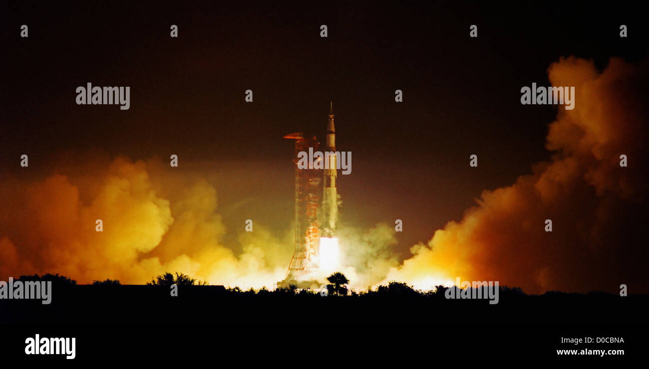 Apollo 17 launch hi-res stock photography and images - Alamy