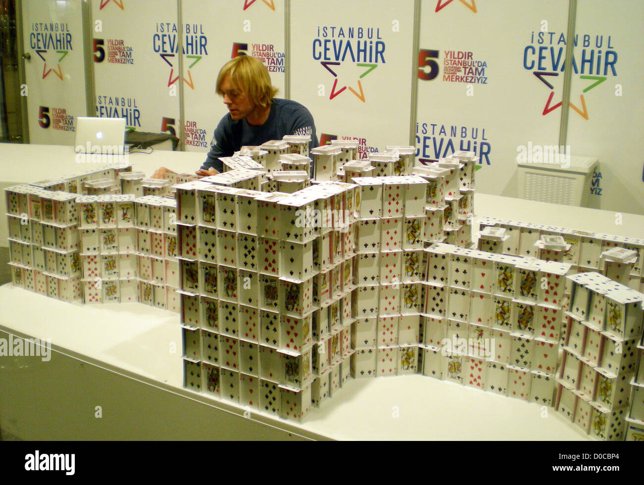 World's Biggest House of Cards American artist Bryan Berg has set the ...