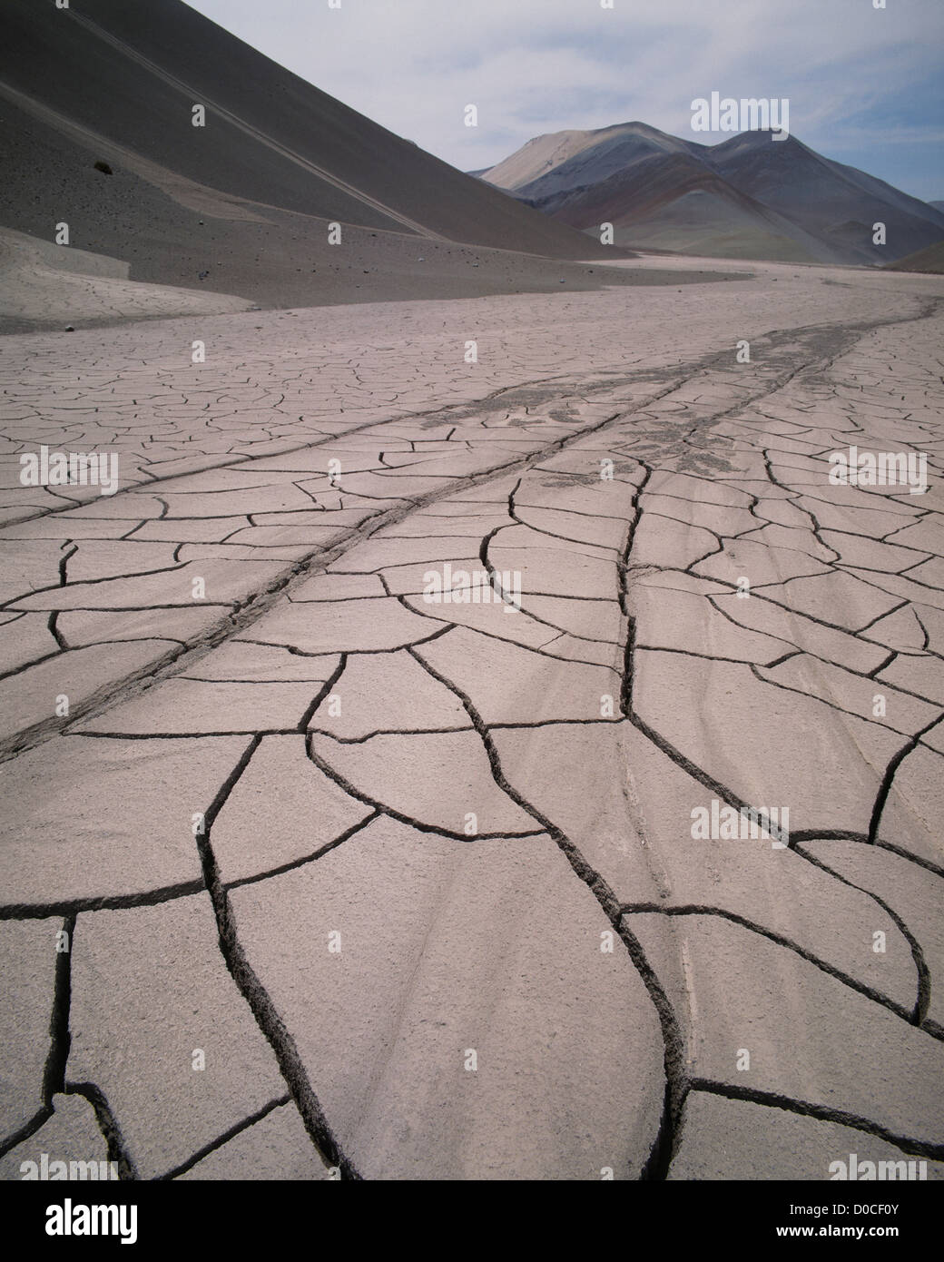 Geometric Patterns in a Cracked Mud Surface Stock Photo - Alamy