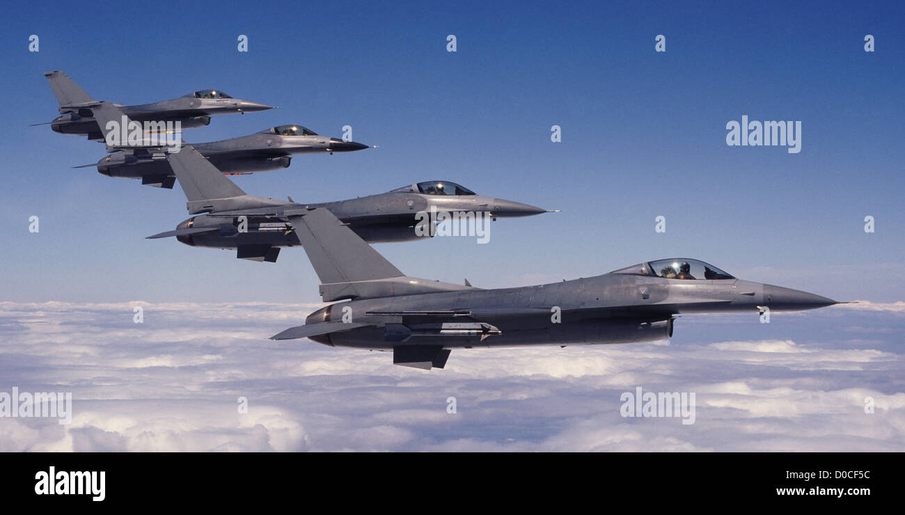F 16s formation hi-res stock photography and images - Alamy